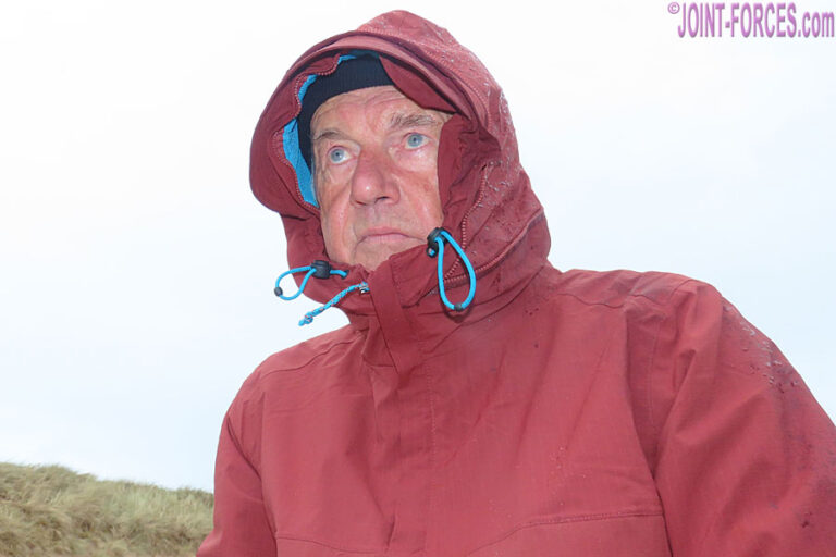 Craghoppers Anderson Waterproof Cagoule | Joint Forces News