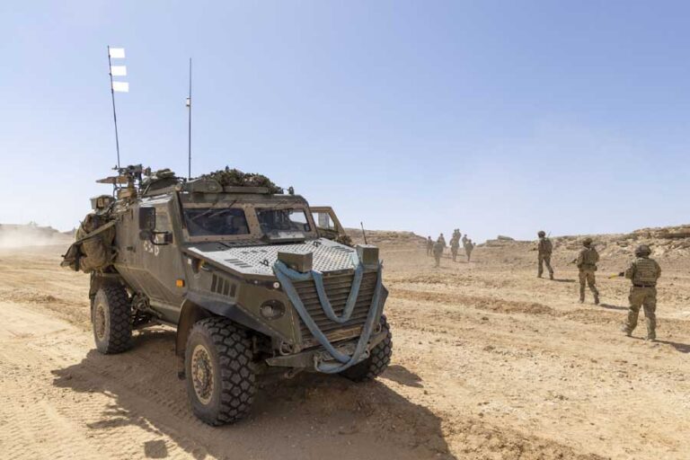 KHANJAR OMAN ~ British and Omani Troops on Exercise | Joint Forces News