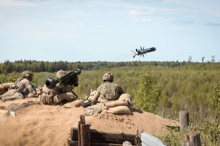 45 Commando Firing JAVELIN in Estonia | Joint Forces News