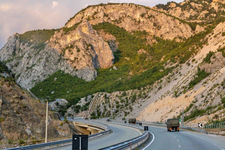 Operation ELGIN ~ British Army SRF Deployed to Kosovo | Joint Forces News