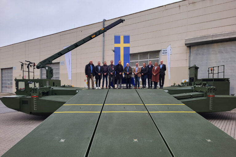 Additional GDELS M3 Amphibious Bridge Systems For Sweden | Joint Forces ...