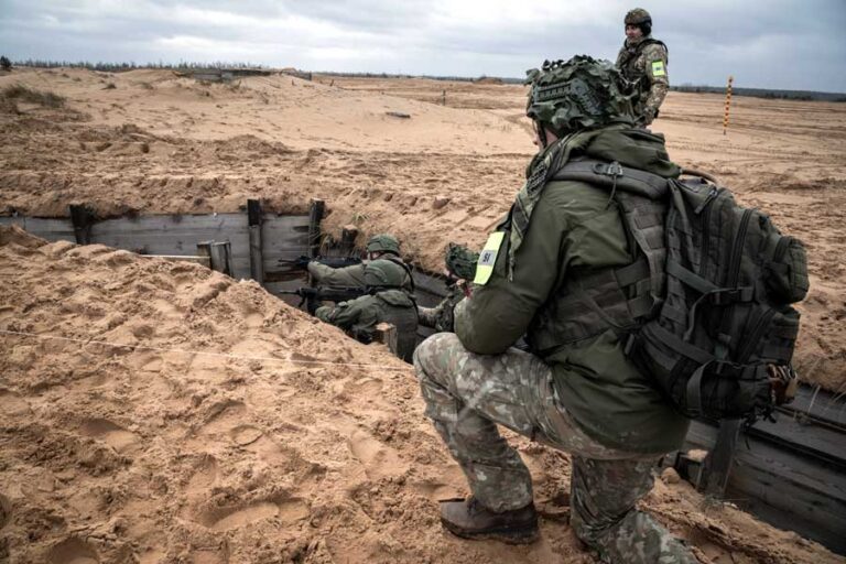 Training Ukrainian Army Squad Leaders in Lithuania | Joint Forces News